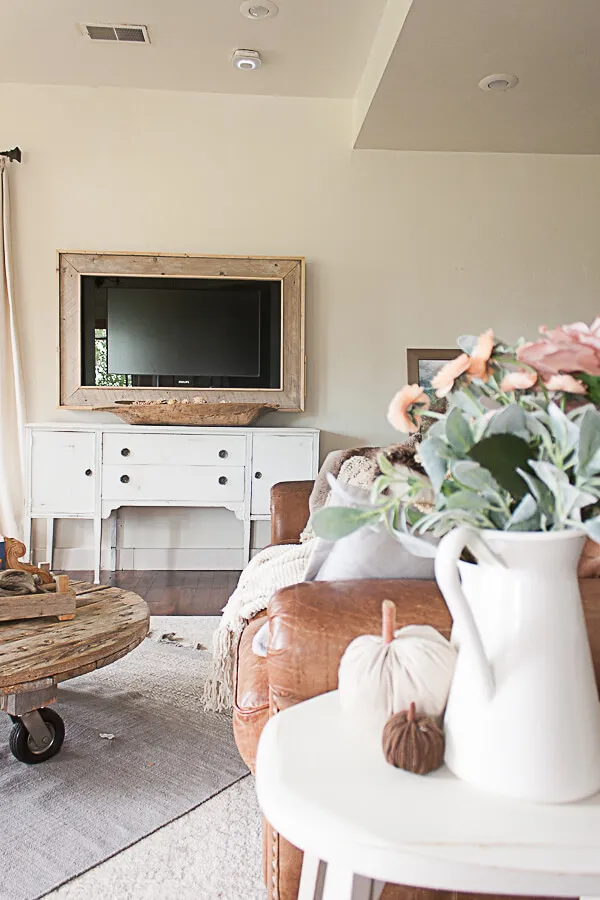 Feminine Farmhouse Fall Decor to Inspire You This Year - Twelve On Main